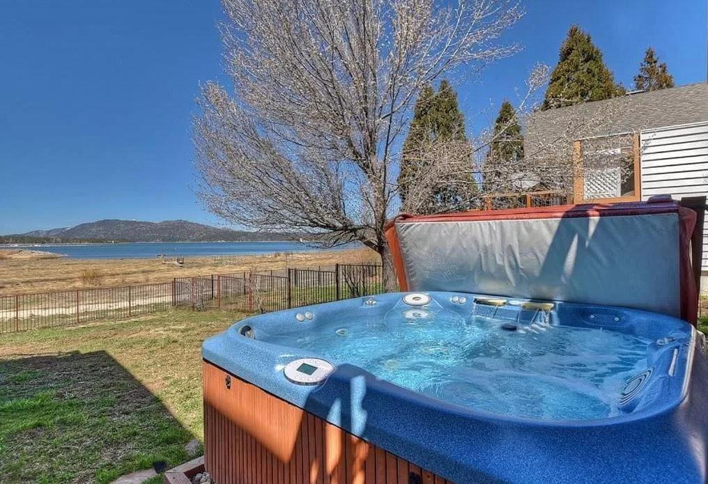 Grand Lakefront Escape - Gorgeous Lakefront home with Hot Tub and Game Room!, Big Bear Lake ...