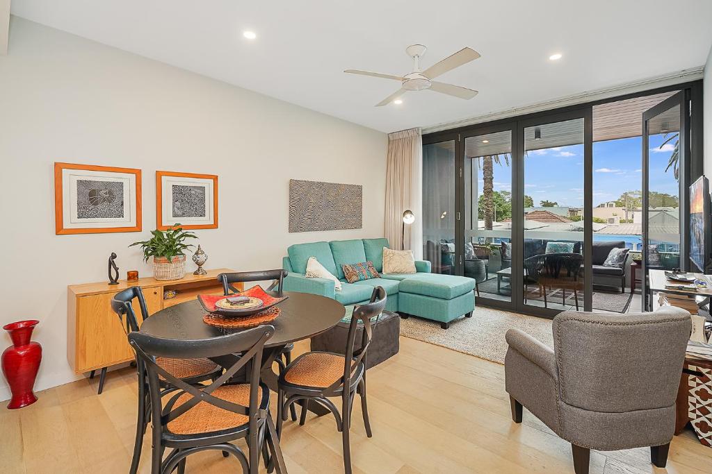 One16 Tudor, Hamilton (updated prices 2026)