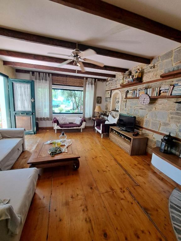 La Casa Sul Mare in Paleo Tsifliki - Traveleto