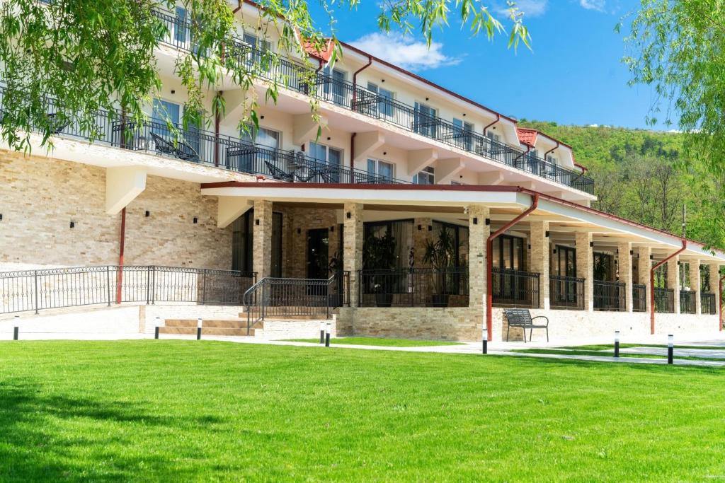 Vega Resort Restaurant & Lodge, Orşova (updated prices 2025)