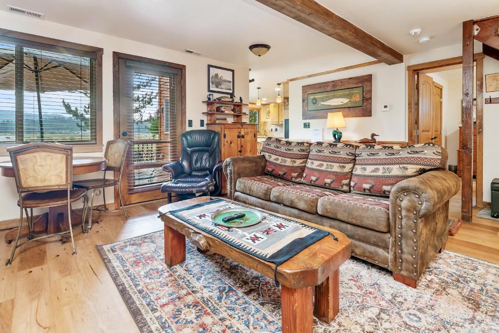 Mallard Landing - Steps from the marina and minutes from the Village ...