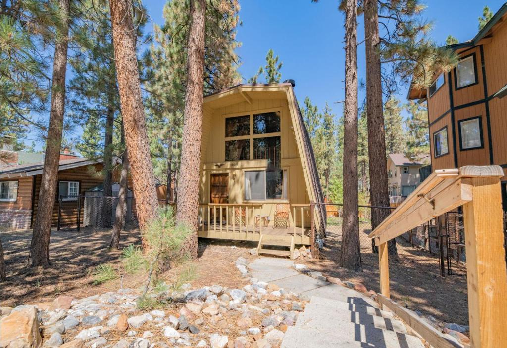 Fanciful Winter's Lake - Mix of old-world charm and modern-day gambrel ...