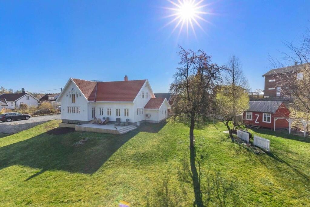 Idyllisk småbruk i Grimstad. 25min fra Dyreparken, Grimstad (updated prices 2024)