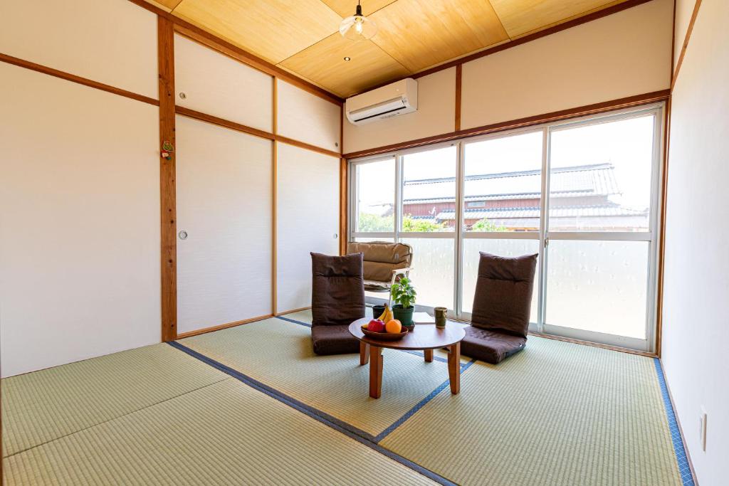 ako house, Goto (updated prices 2025)