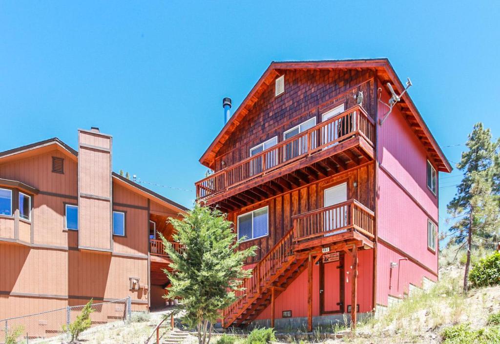 Ben's Cool Cabin - Phenomenal views and an ideal location close to all ...
