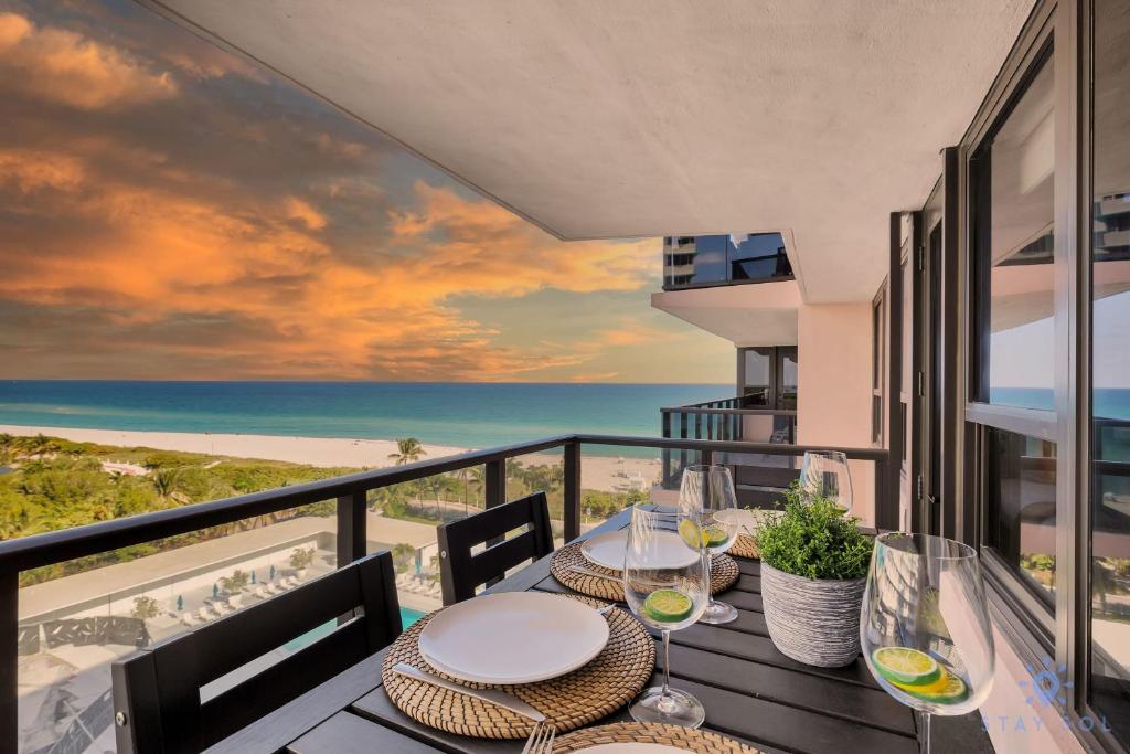 Ocean View Balcony Beachfront Condo Amazing Pools, Miami Beach (updated ...