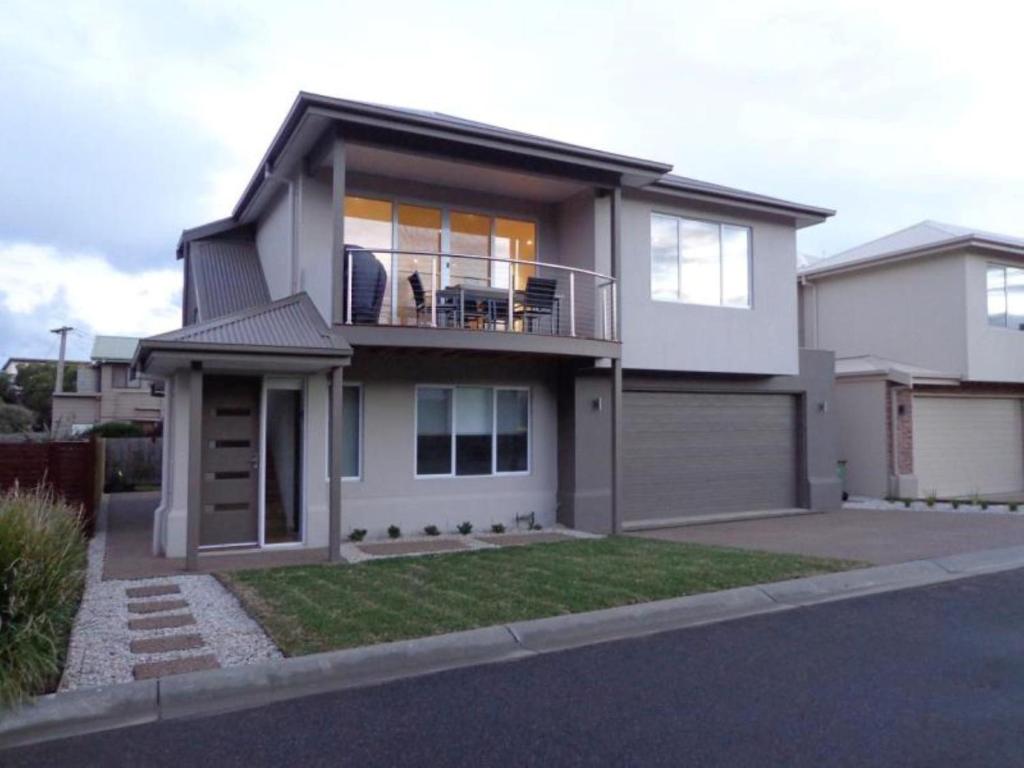 7 Salmon Row Smiths Beach, Smiths Beach (updated prices 2025)