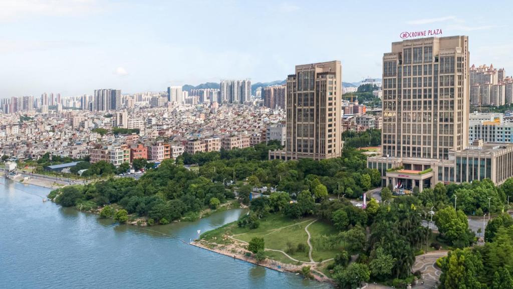 Crowne Plaza Guangzhou Zengcheng by IHG- Canton Fair Free Shuttle Bus ...