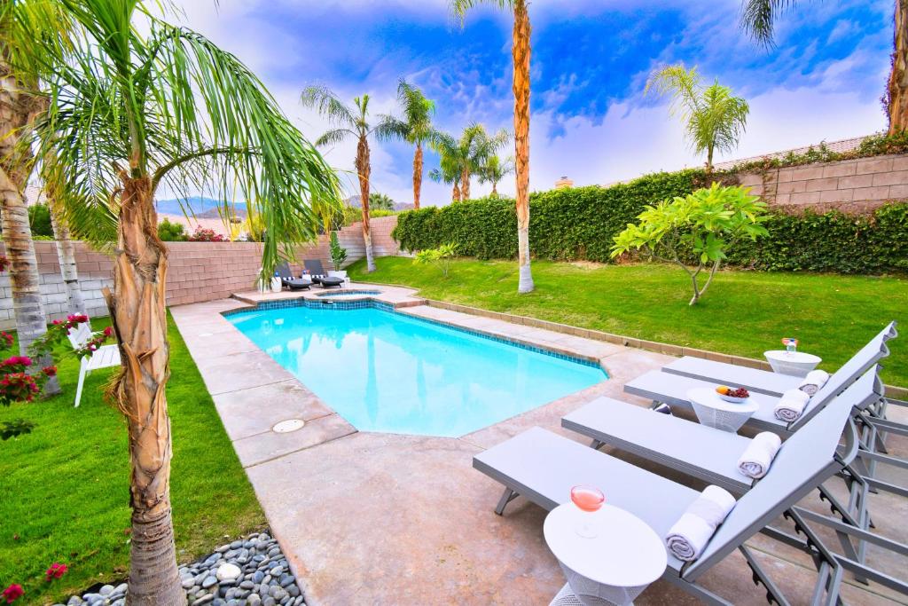 The Sunberry by Lucine Hospitality - Private Resort-Style Home with ...