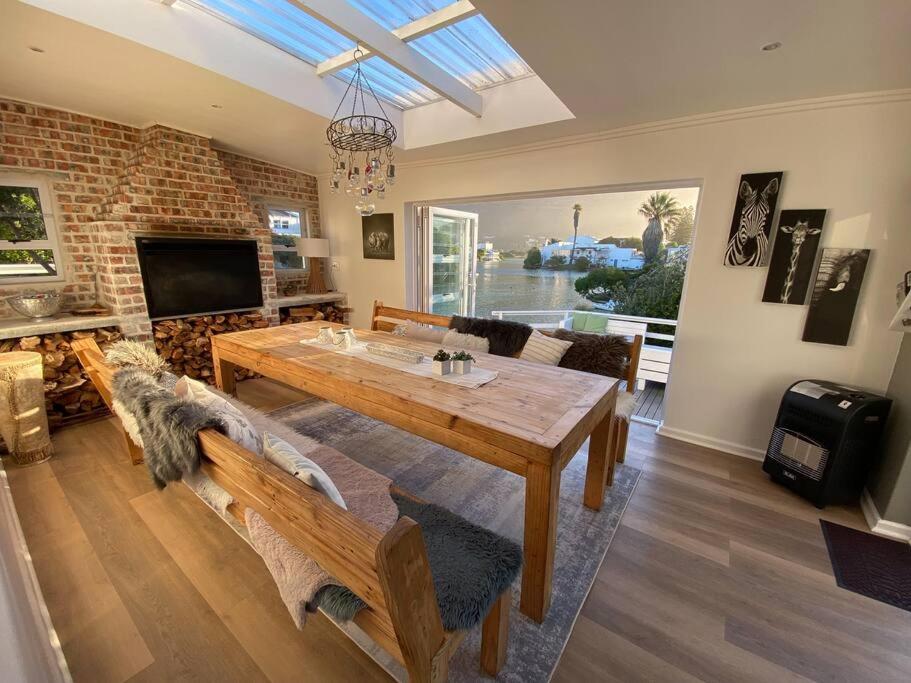 Tranquil Waterfront Hideaway with Stunning Views, Cape Town (updated ...