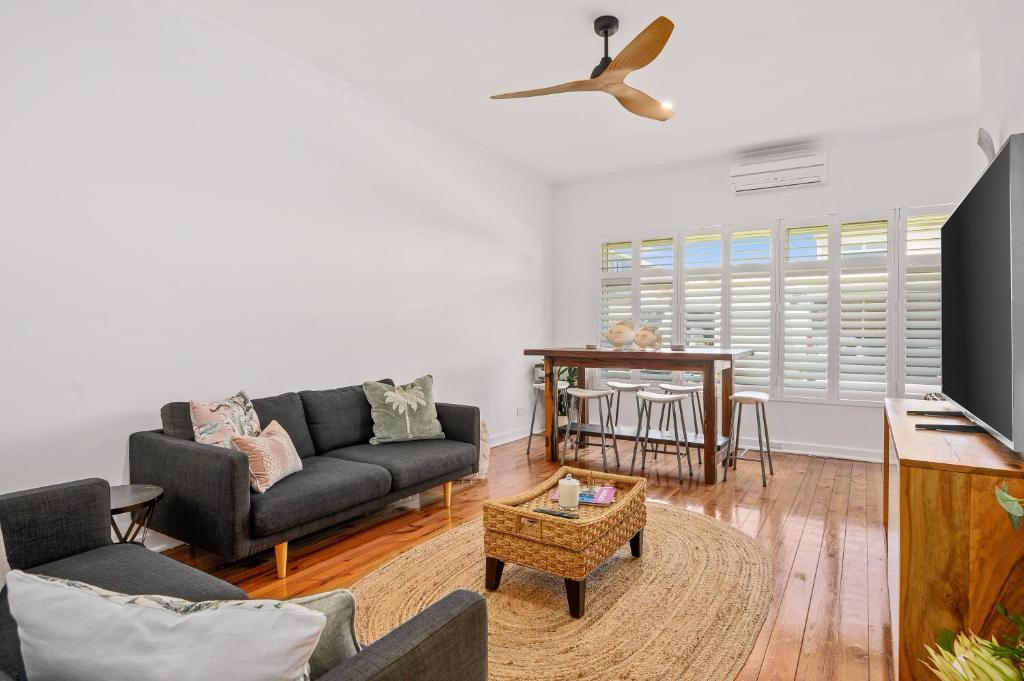 Sundaze - Somerton Park - C21 SouthCoast Holidays, Somerton Park ...