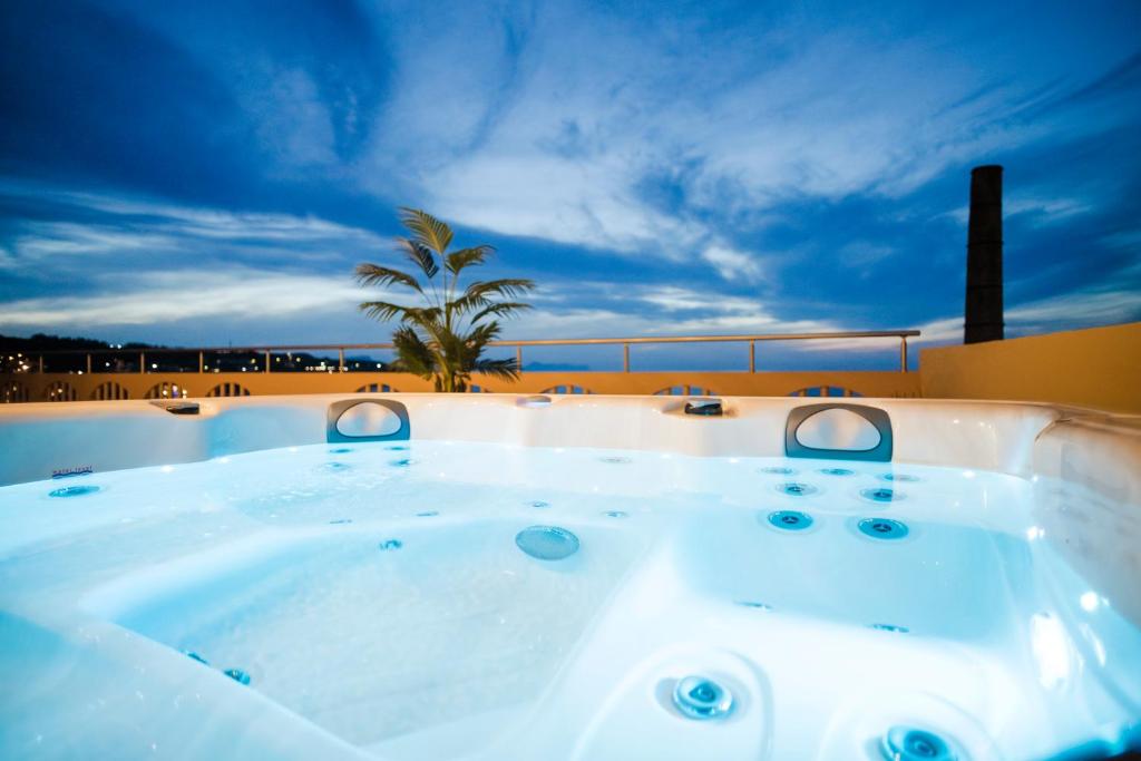 THEA - Rooftop Seaview jacuzzi, Réthymnon (tarifs actualisés, 2025)