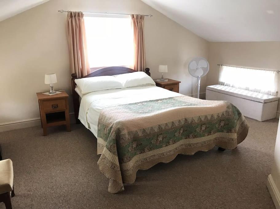 Kenns Farm - 2 Beautiful Barns, Carterton (updated prices 2025)