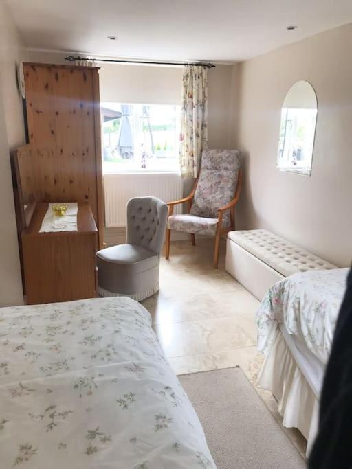 Kenns Farm - 2 Beautiful Barns, Carterton (updated prices 2025)