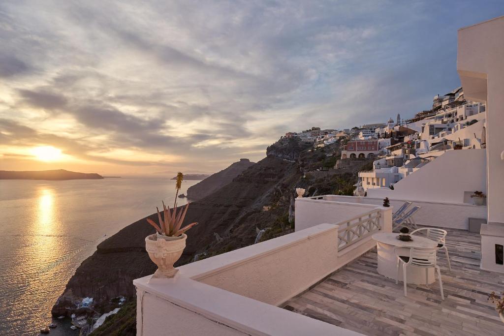 Amphitheater Cave Houses, Fira (precios actualizados 2025)