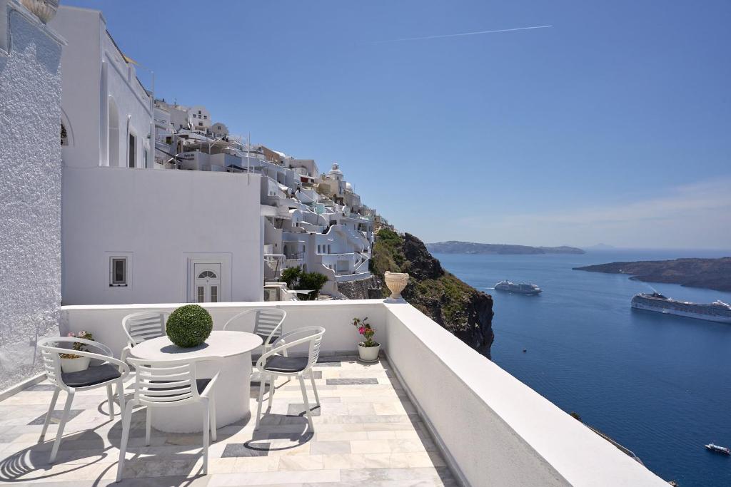 Amphitheater Cave Houses, Fira (precios actualizados 2025)