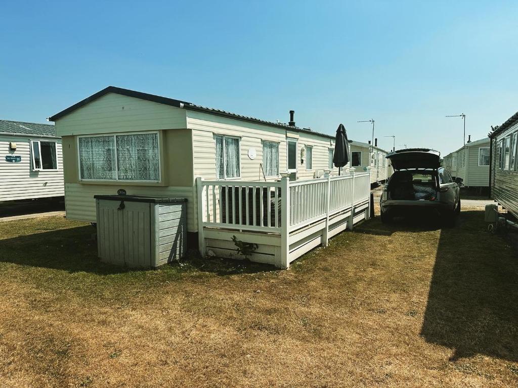 Caravan to hire Lyon’s Robin hood, Rhyl – Updated 2024 Prices