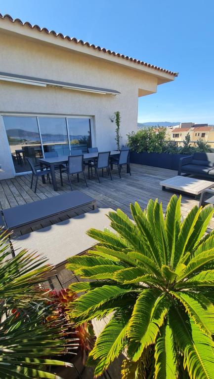appartement toit-terrasse vue mer, Albitreccia (updated prices 2025)
