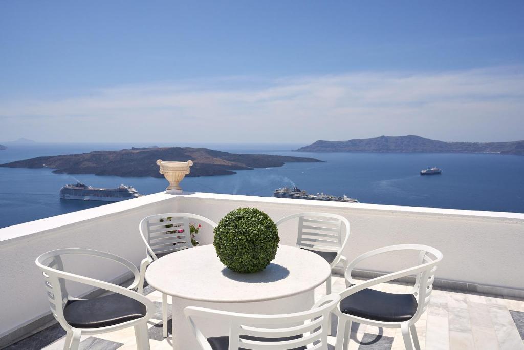 Amphitheater Cave Houses, Fira (precios actualizados 2025)