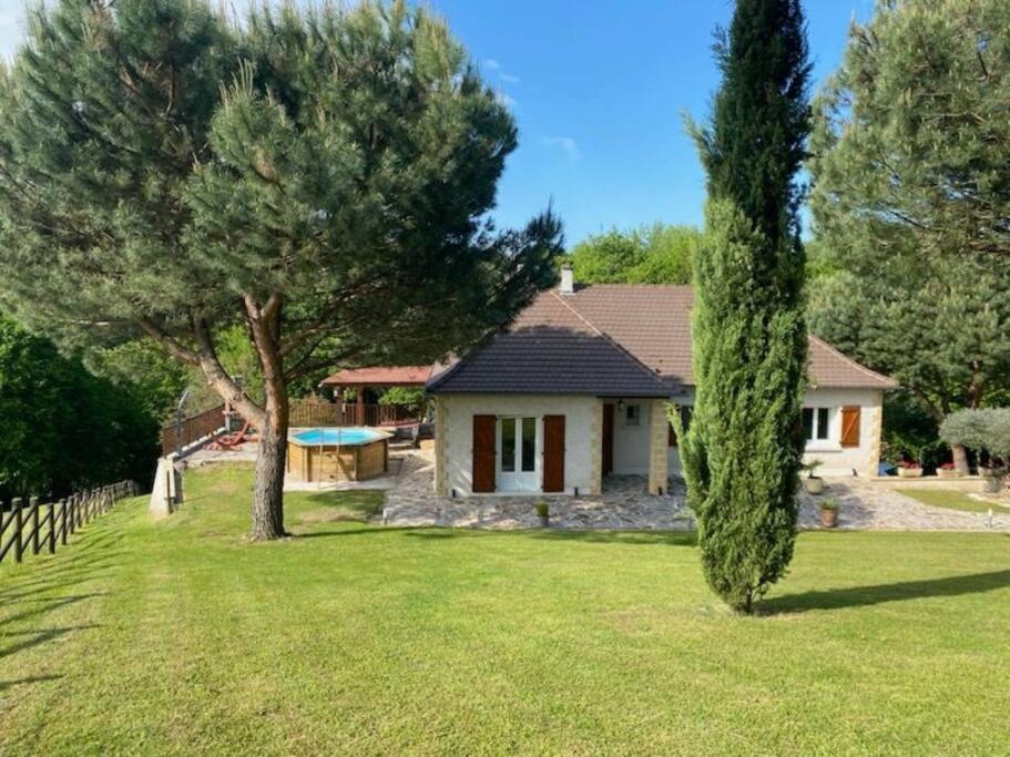 Jolie maison en plein pays vert., Sainte-Fortunade (updated prices 2026)