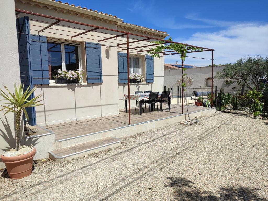 Maison entière avec piscine, au cœur des vignes., Tavel (updated prices ...