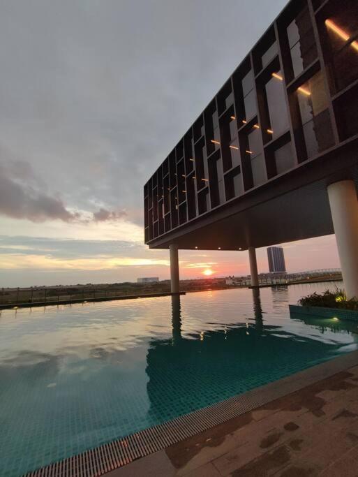 Bali Residence/25th Floor/ Partial Seaview & City, Tranquerah – Updated ...