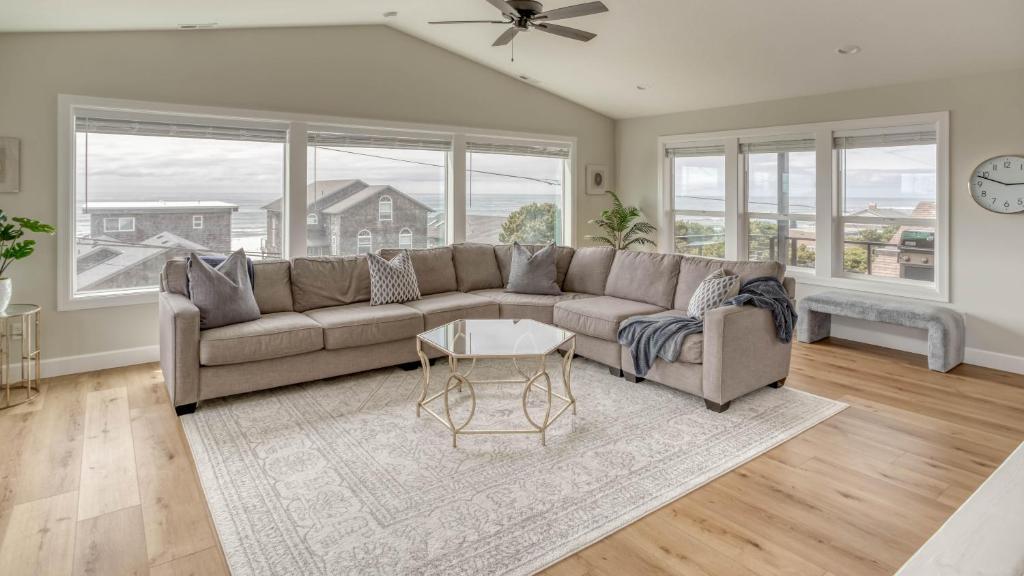 Spring Fever, Lincoln City (updated prices 2026)