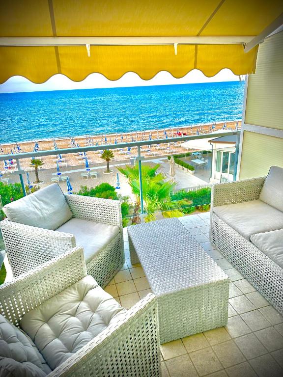 Conero Casa - Marcelli di Numana in Via Litoranea 101 con Parcheggio ...