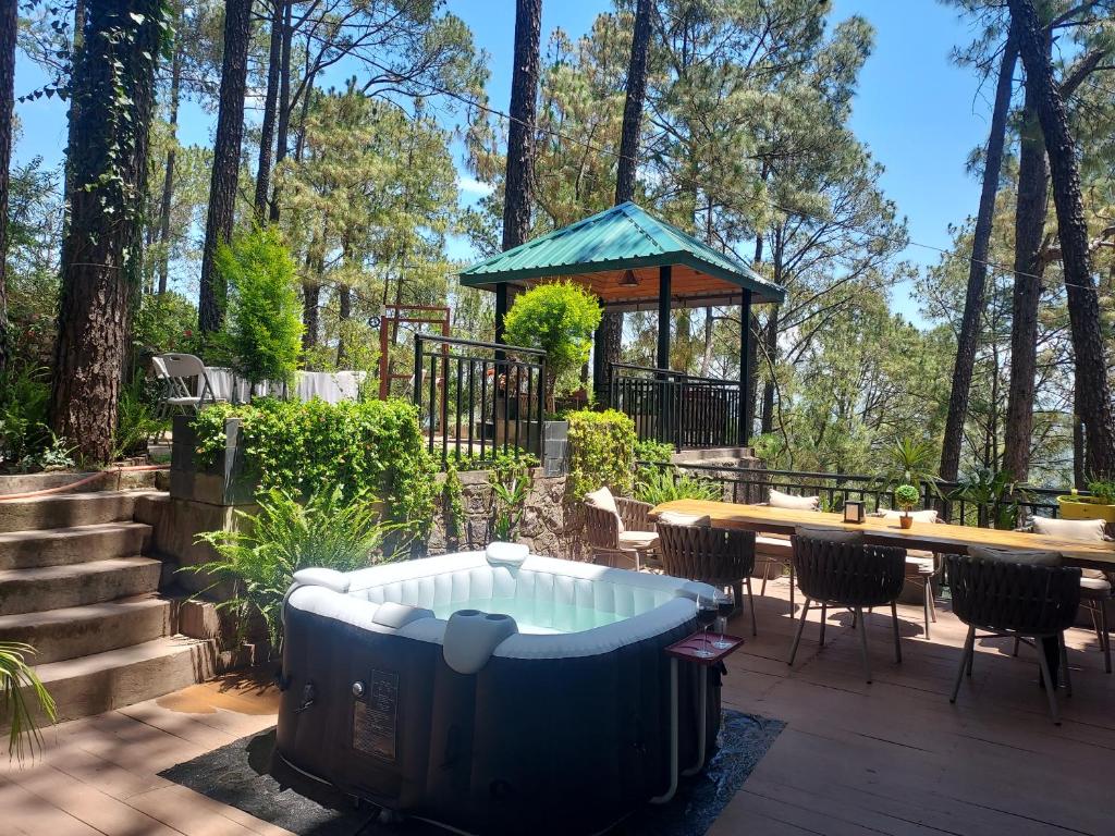 Alpviram Villa, 4 Bhk En-suite villa with elevator, Kasauli (updated ...