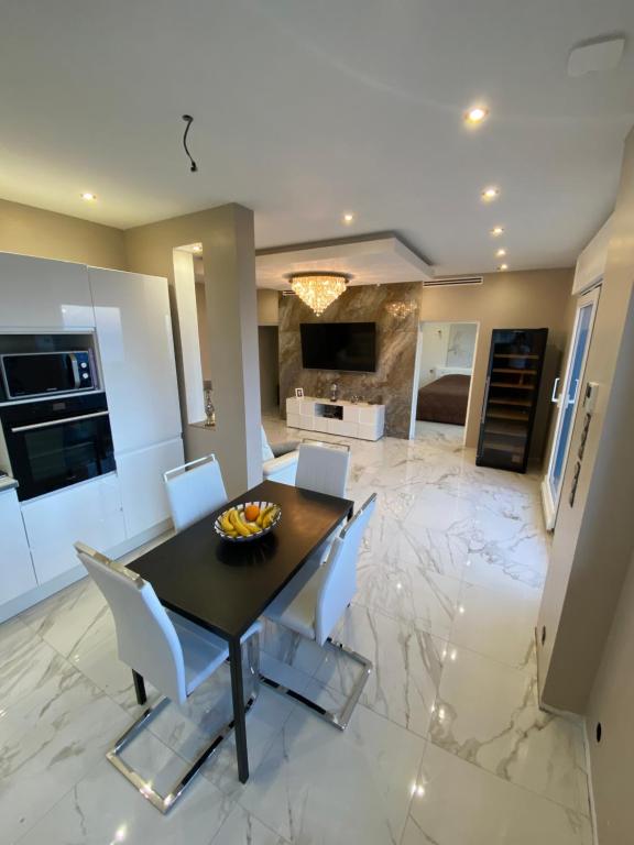 Apartment Cap Martin Blue Dream, Roquebrune-Cap-Martin, France ...