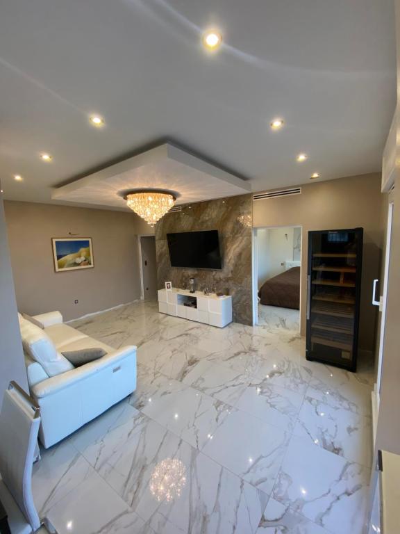 Cap Martin Blue Dream, Roquebrune-Cap-Martin (updated prices 2024)