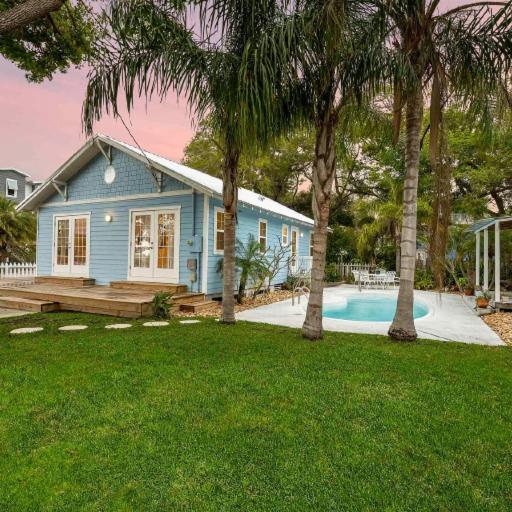 Surfside Oasis Resort Style Pool! Walk to the Beach! Tropical Setting ...