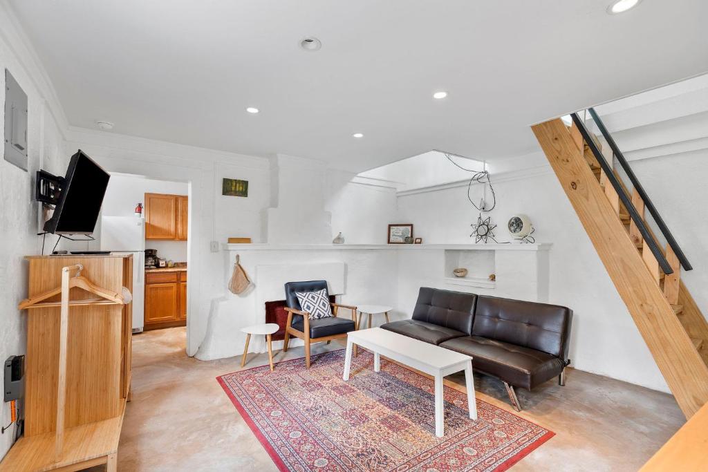 Studio 410, Alpine (updated prices 2025)