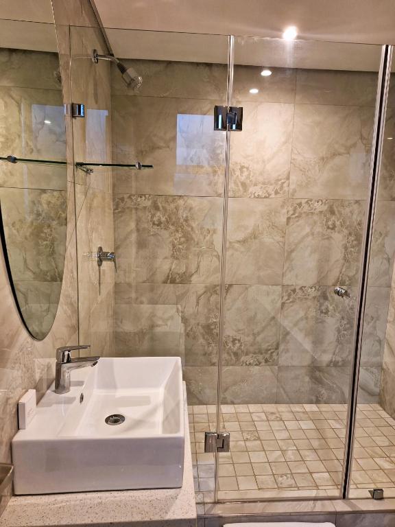 Zar Hotel, Amanzimtoti (updated prices 2025)