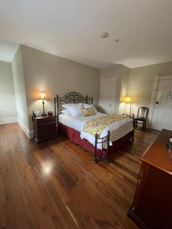 The Union Hotel, Everett (updated prices 2025)