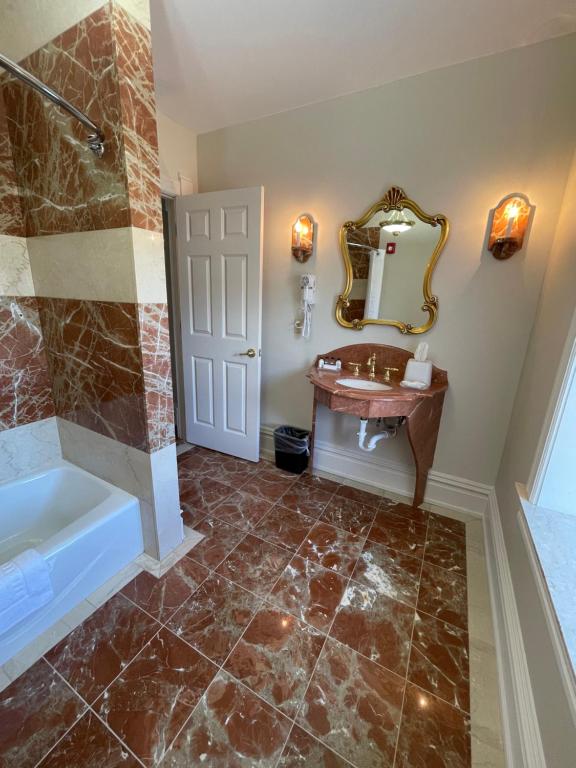 The Union Hotel, Everett (updated prices 2025)