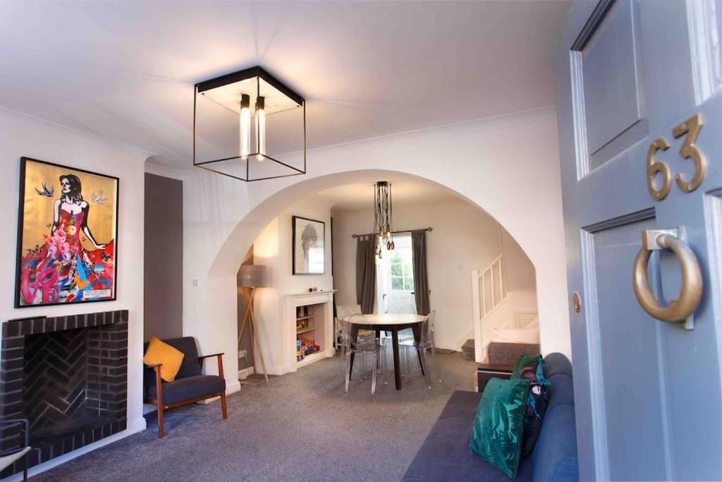 Chester/Hoole Contemporary Home. Sleeps 6 +Netflix, Chester (updated ...