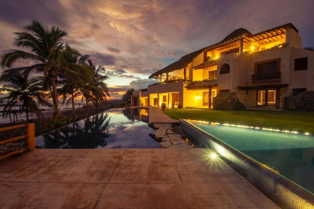 Casa Don Luis Lujosa casa frente a la playa, Joluta (updated prices 2025)