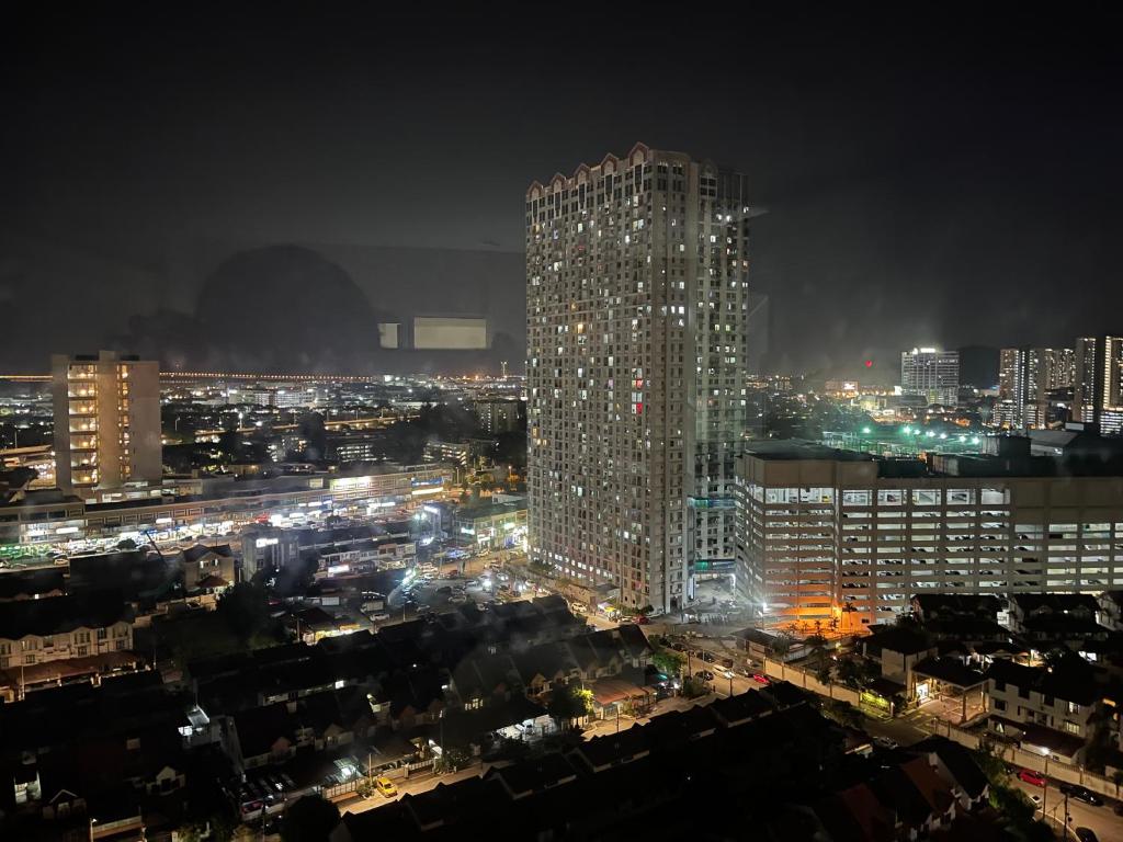 6 PAX ONE Bedroom near USM SPICE ARENA AIRPORT MUTIARA SPECIALIST ...