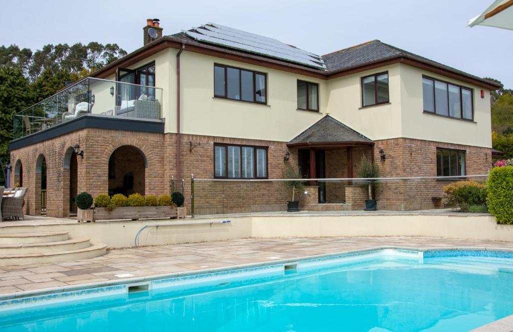 Hewas Water House - Private Pool, Hot Tub & Games Room, Grampound ...