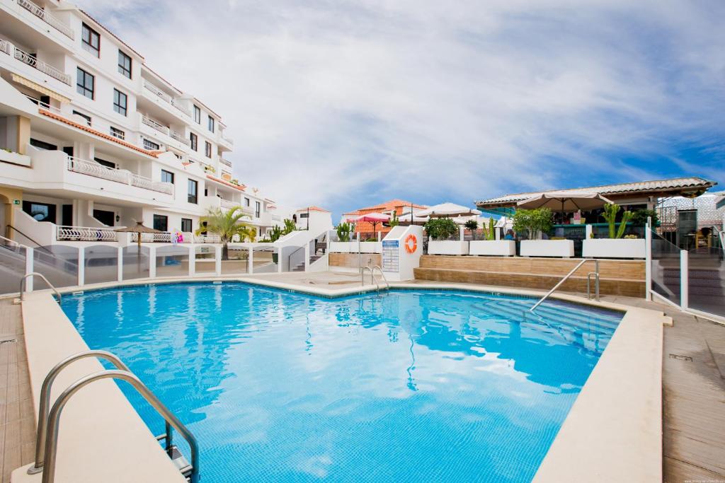 Los Cris Diamond 1, Los Cristianos (updated prices 2026)
