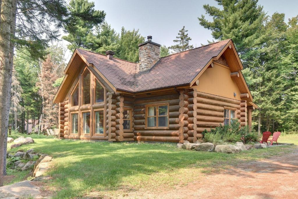 Chalet 23 - Resort Access With Private Spa & Sauna - Quebec