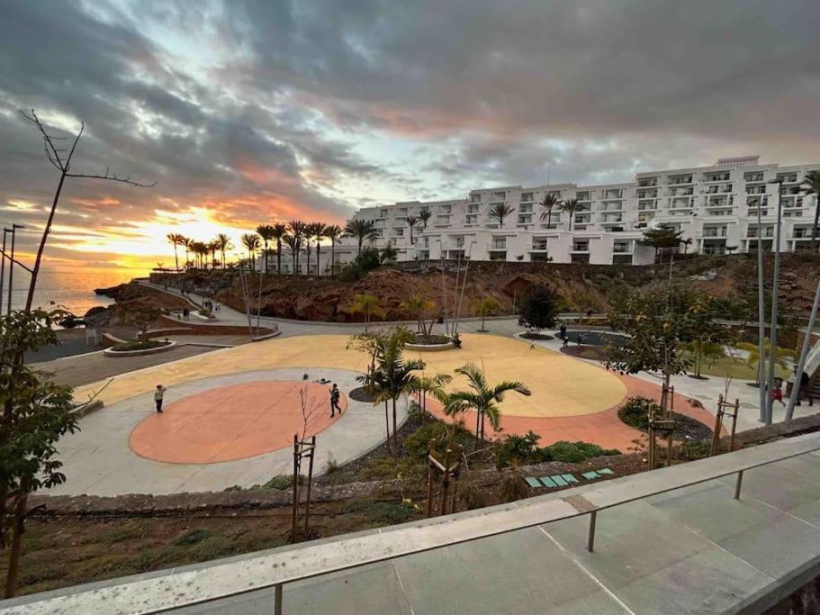 Ocean View, terrace, 3 pools (1 heated), 2Bedroom, 2 WC, Adeje ...