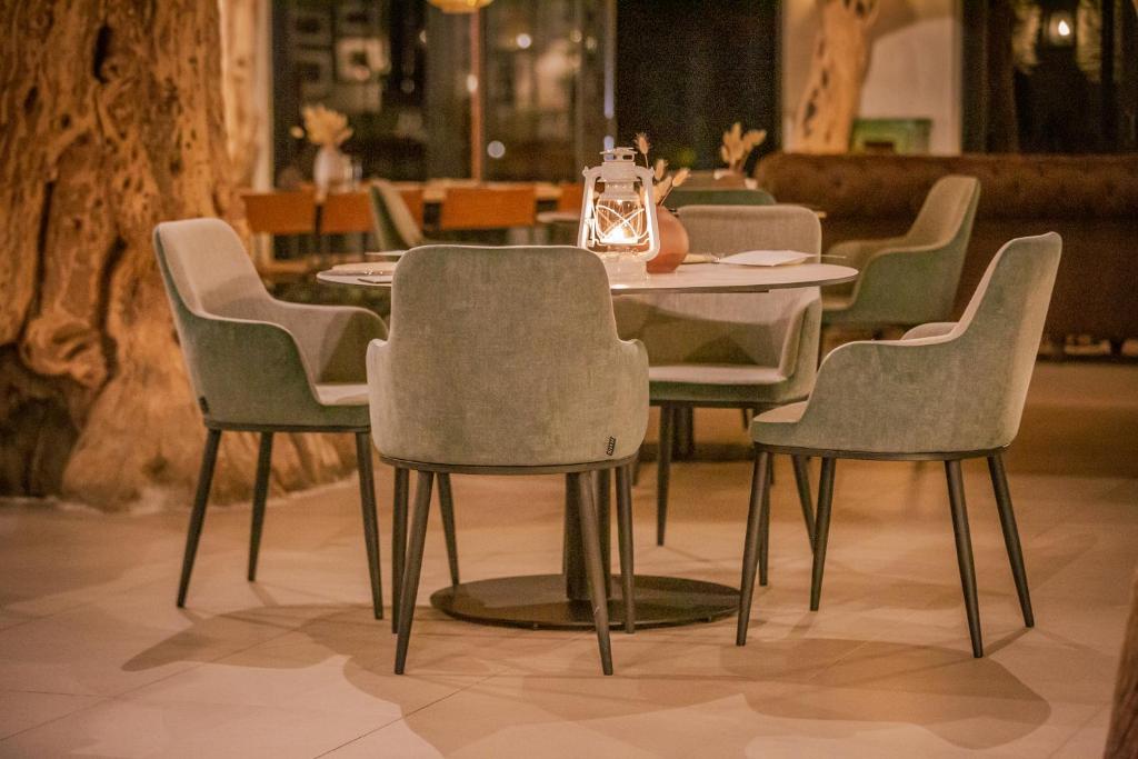 Okapuka Safari Lodge, Windhoek (updated prices 2025)
