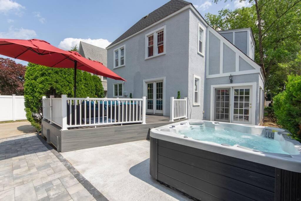 Jana House Getaway /Hot tub/Game Room/King Bed, Baldwin (tarifs ...