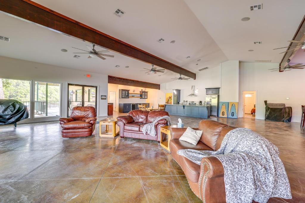 Spacious Eucha Vacation Rental with Lake Views!, Eucha (updated prices ...