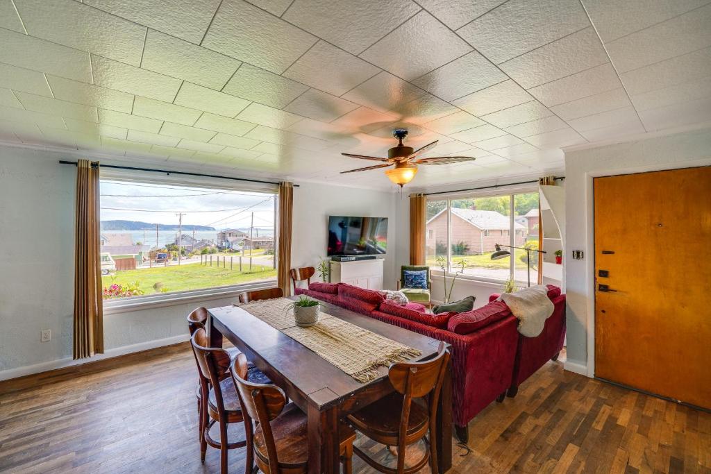 Camano Island Escape with Kayaks and Community Beach!, Camano ...