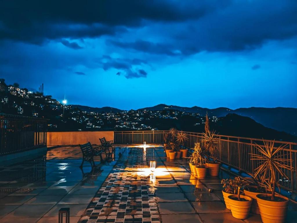 Heavens Apartment Clifton Valley Shimla, India - Booking.com