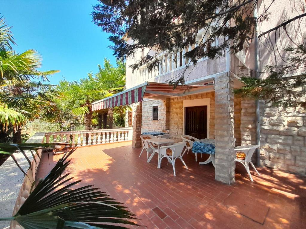 Rooms Biserka, Baška (updated prices 2026)