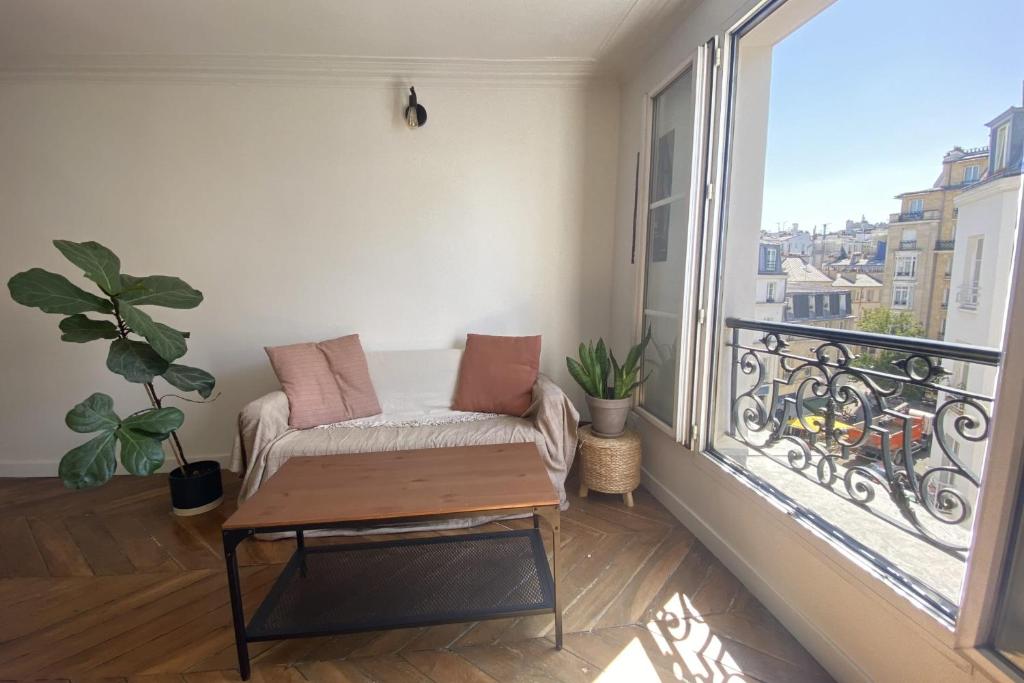 Charming and elegant apartment Oberkampf Paris, Paris (tarifs ...